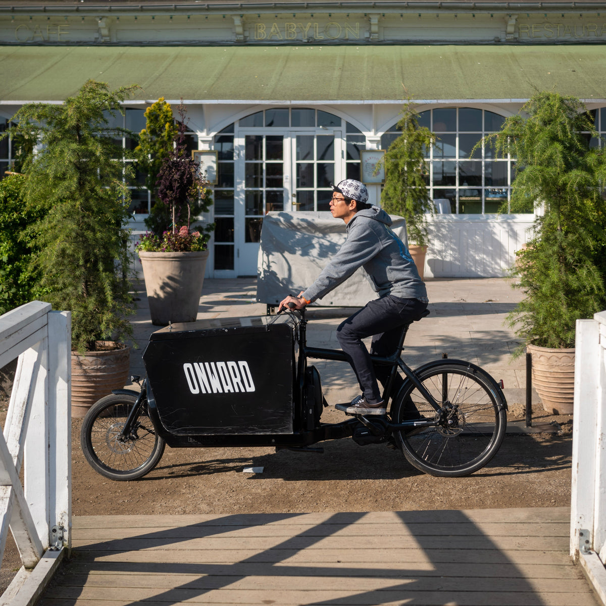 Onward Delivery – Larry vs Harry